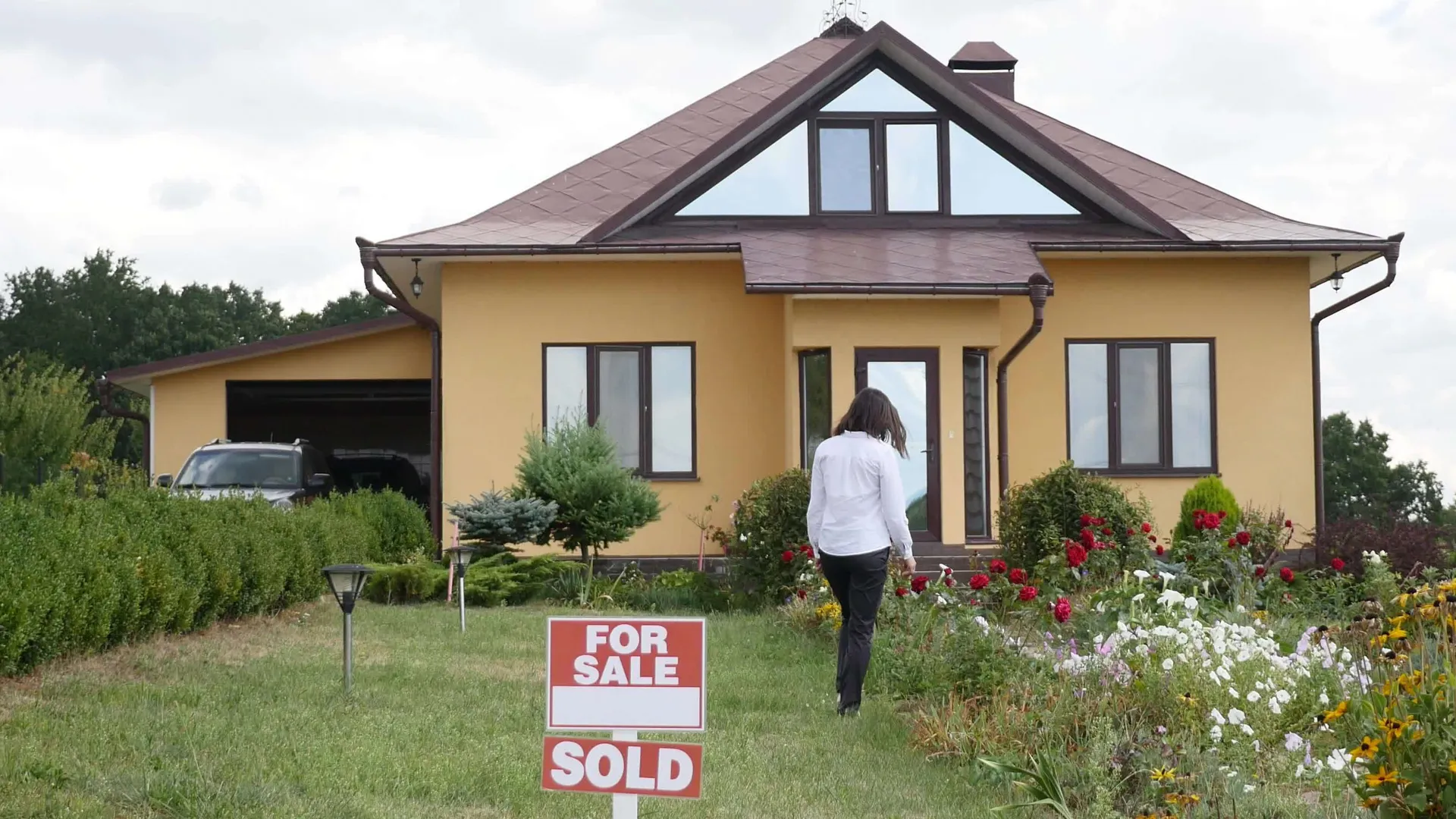 How To Save for a House as a Single-Income Earner | GOBankingRates