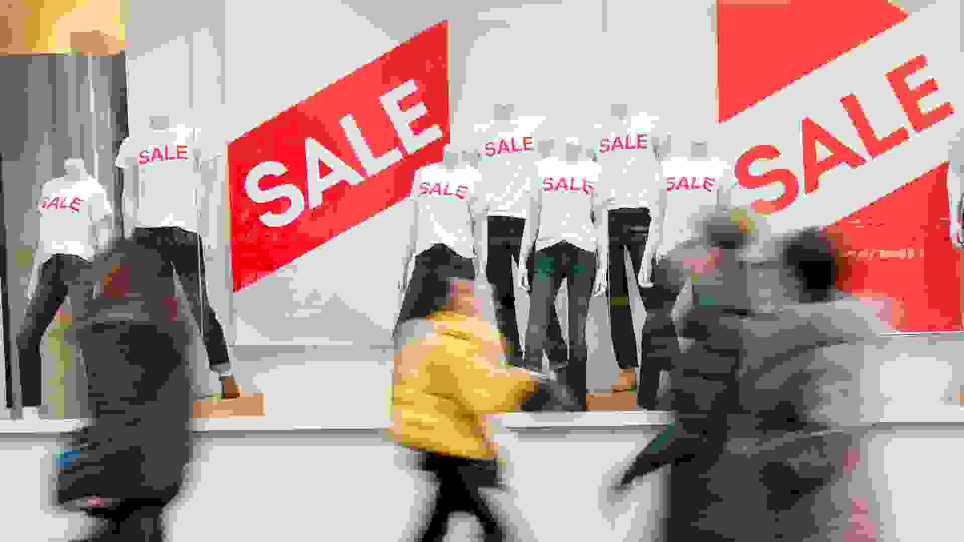 29 Ways To Save on Holiday Gifts | GOBankingRates