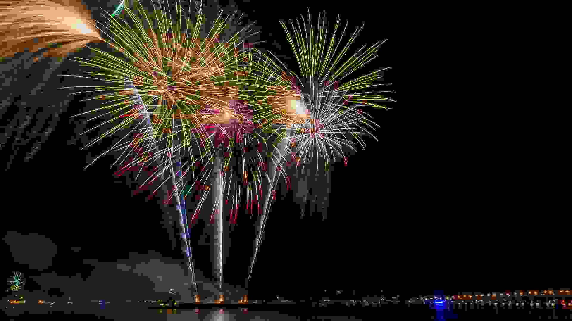 Catch These 23 Wild US Fireworks Displays | GOBankingRates
