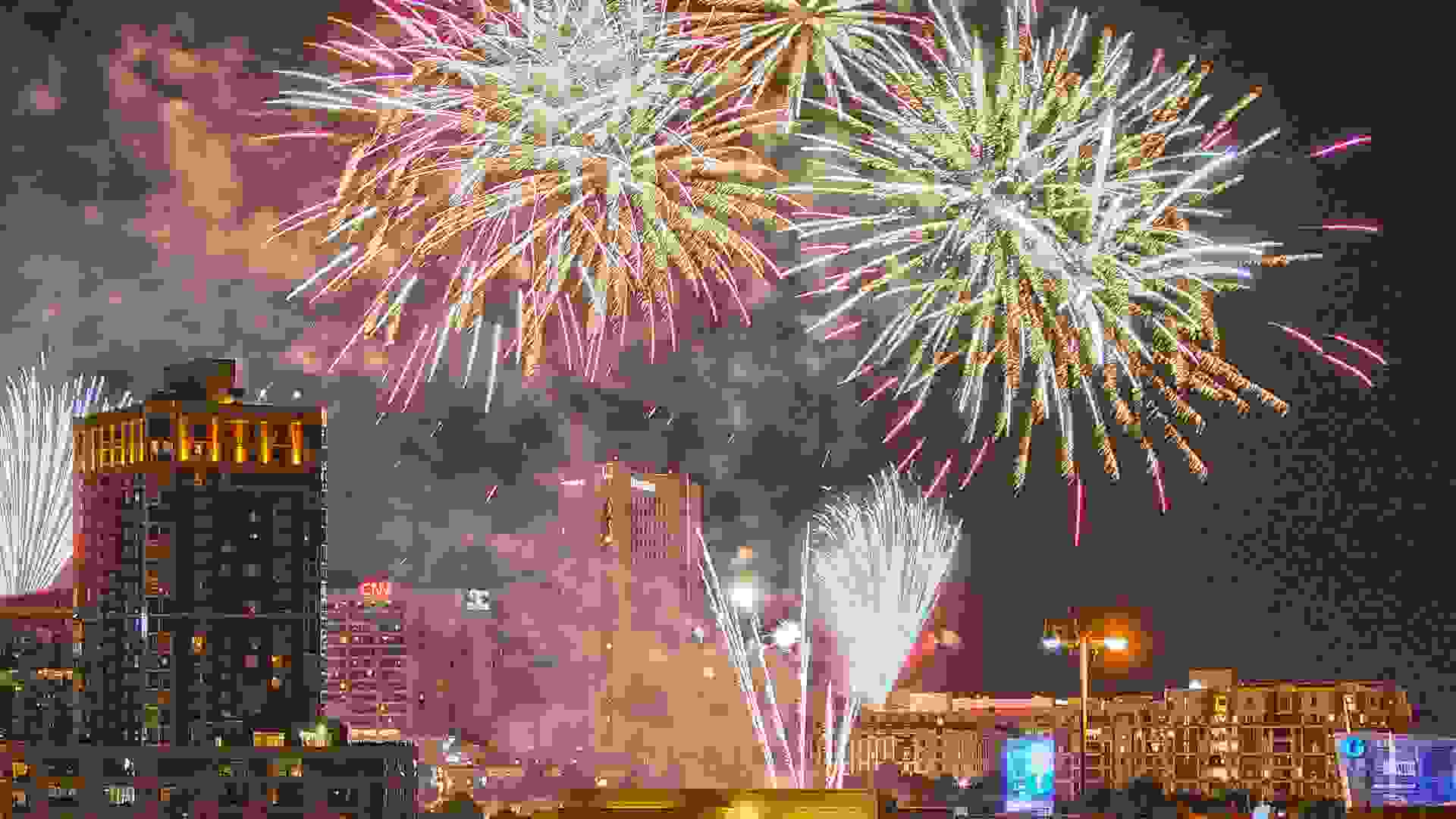 Catch These 23 Wild US Fireworks Displays | GOBankingRates