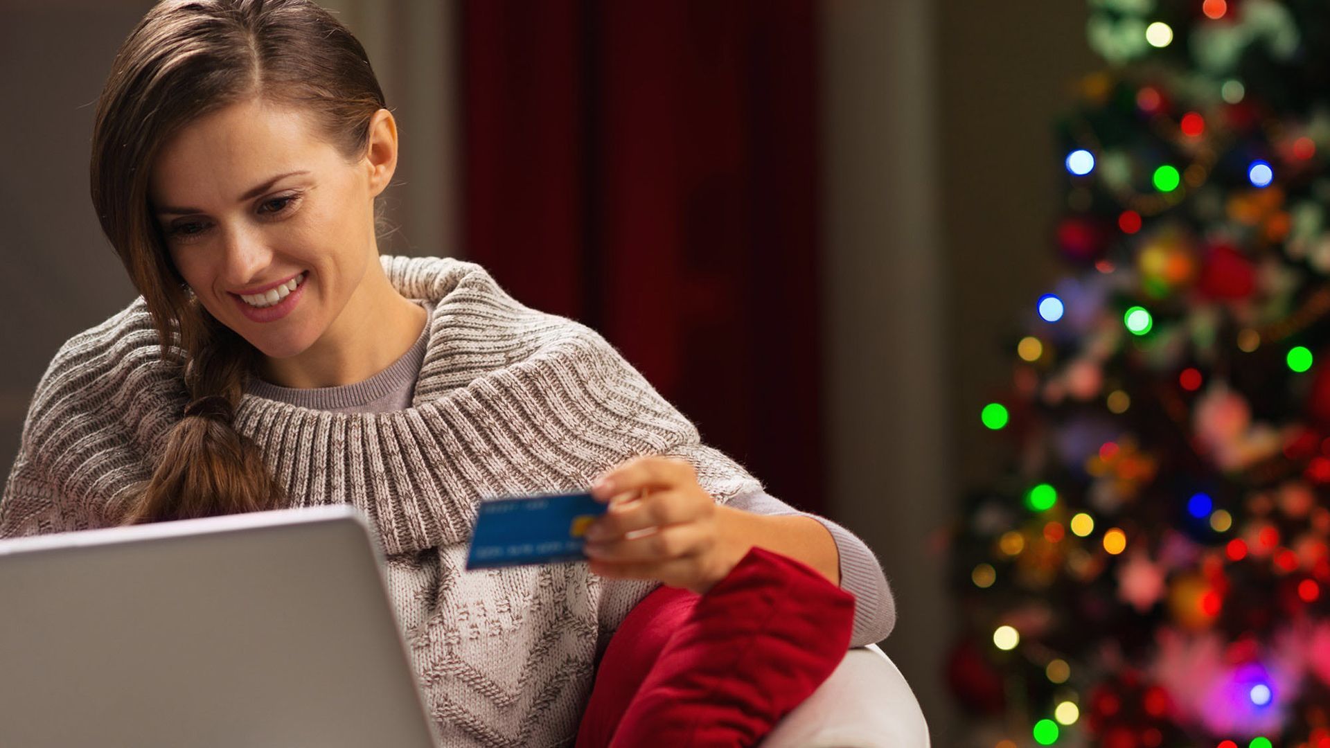 9 Steps to Take Now to Avoid Holiday Overspending | GOBankingRates