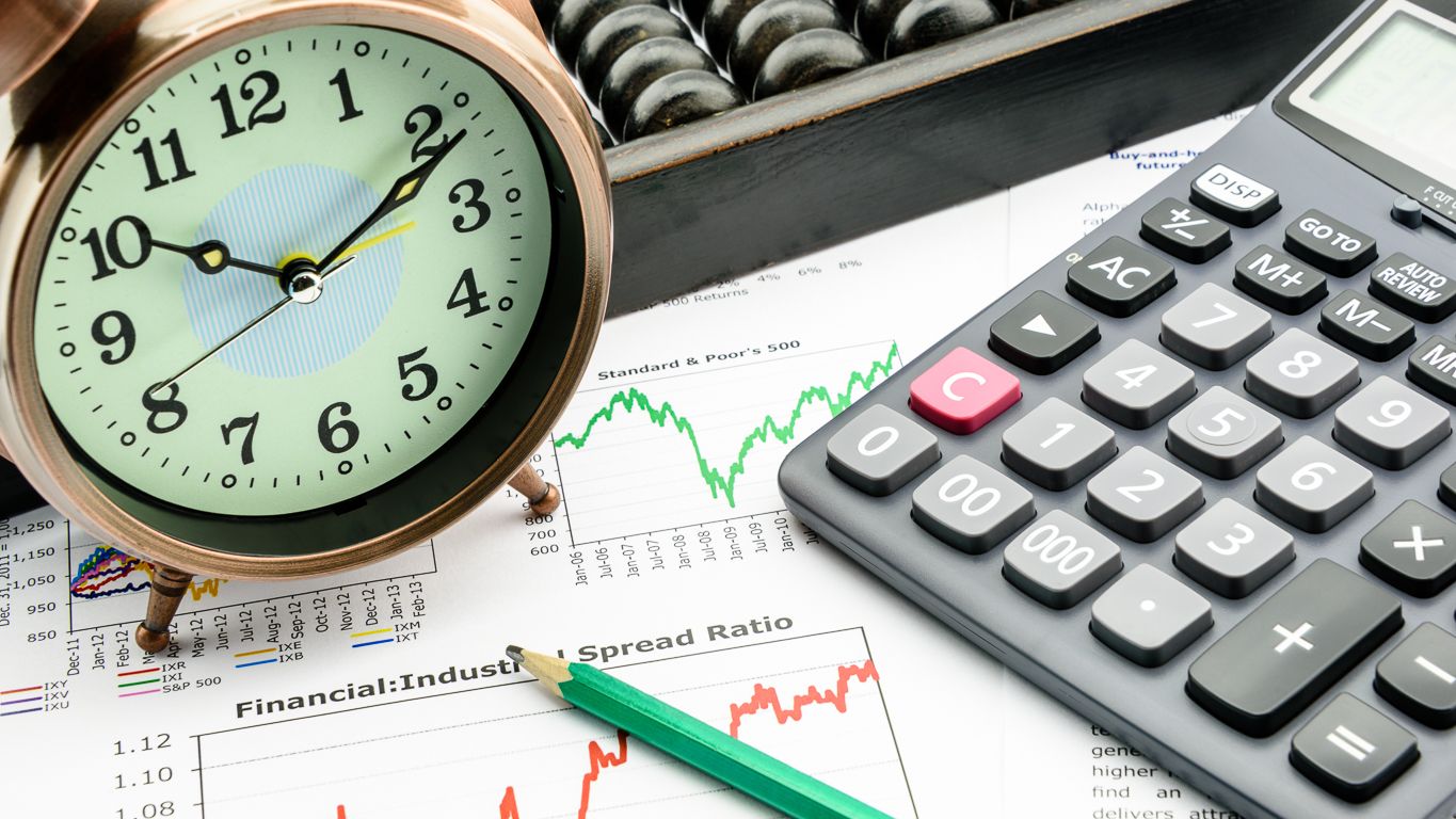 40 Easy Ways to Save for Holiday Shopping | GOBankingRates