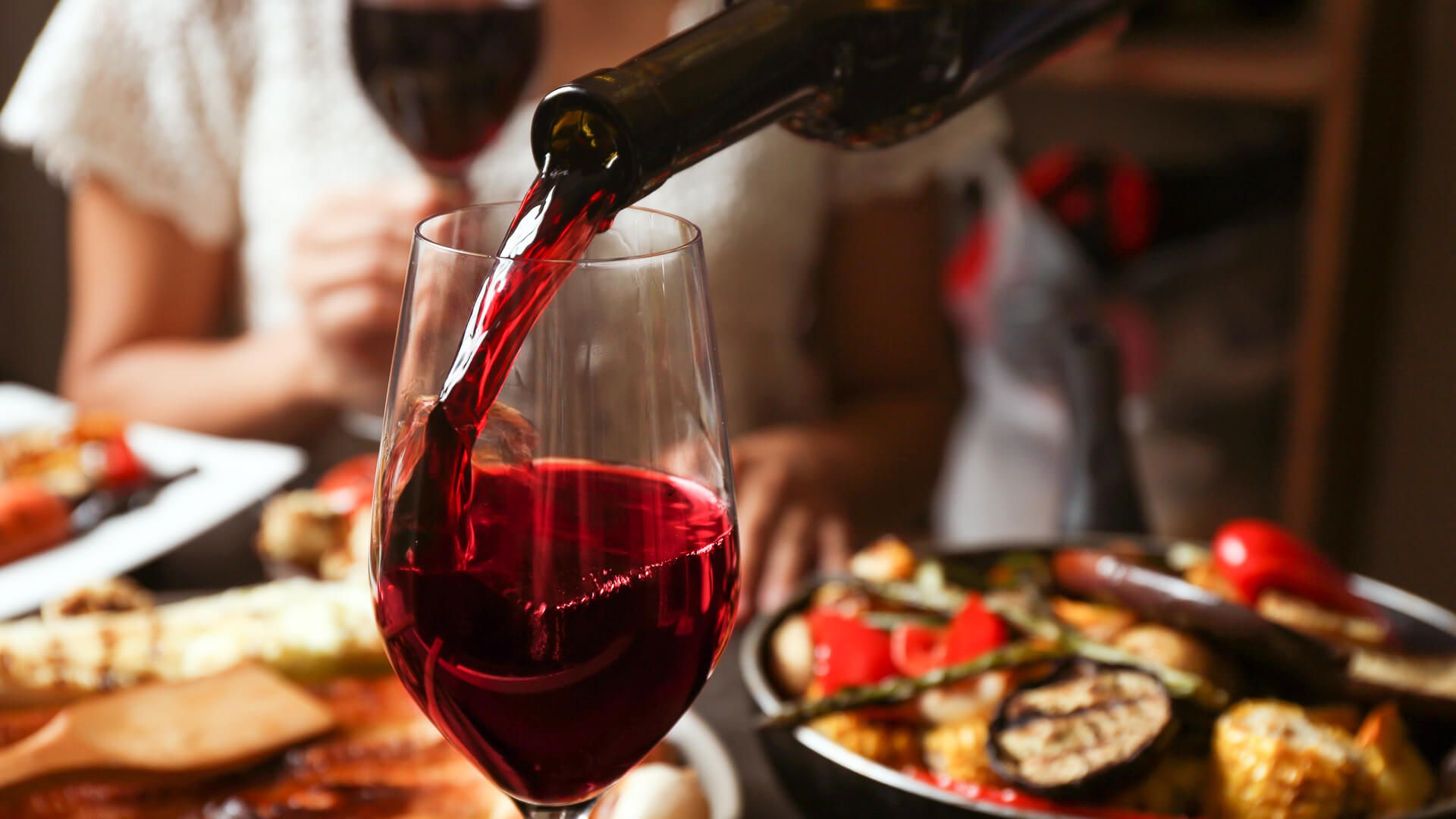 Waiters Reveal 15 Best Ways To Dine Out on a Budget | GOBankingRates