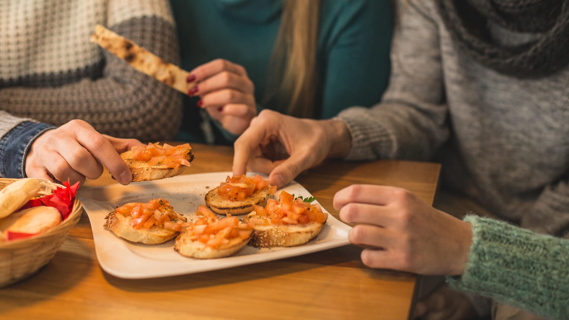 Waiters Reveal 15 Best Ways To Dine Out on a Budget | GOBankingRates