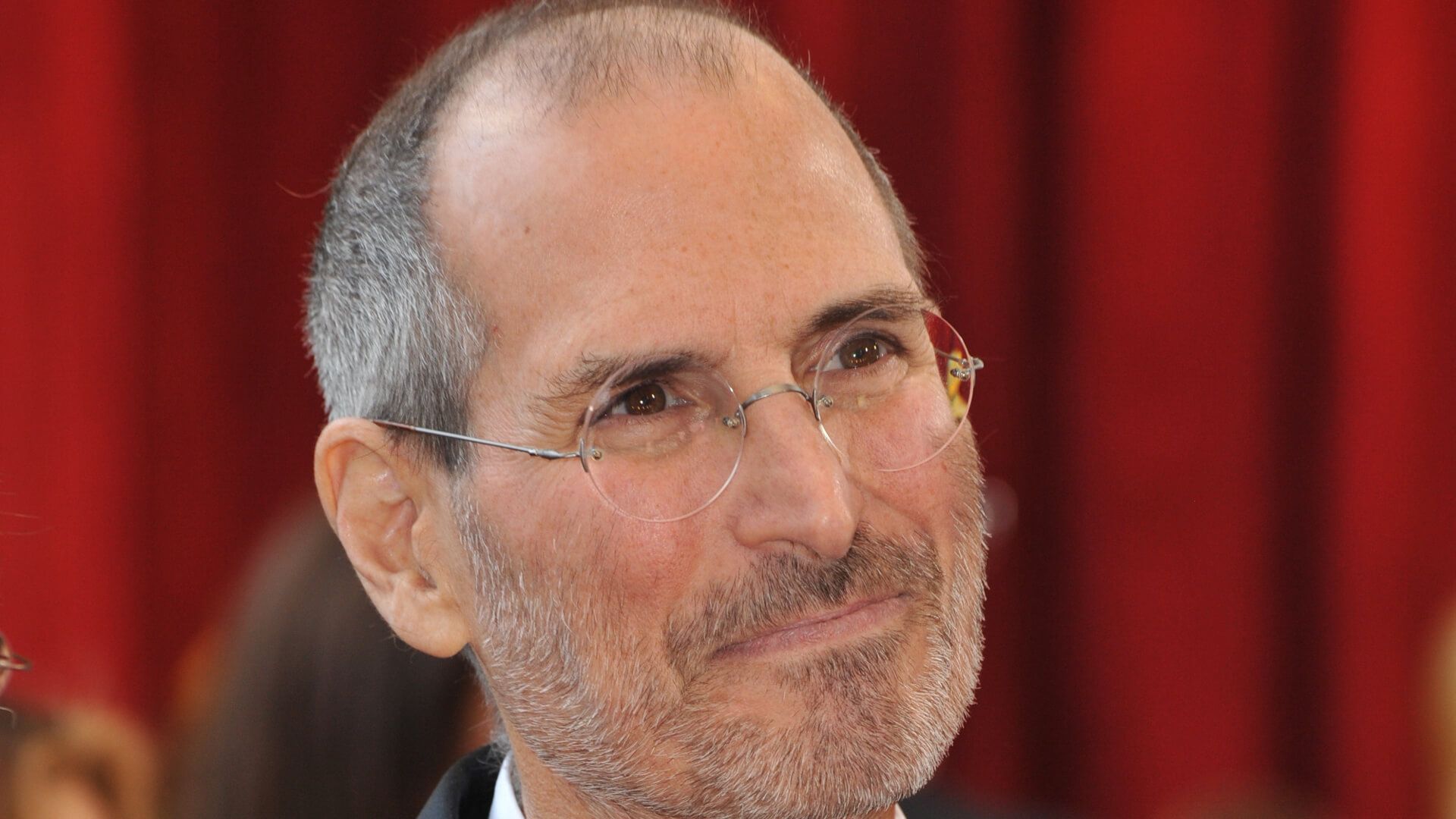 Essential Leadership Tips From Apple's Tim Cook and Steve Jobs ...
