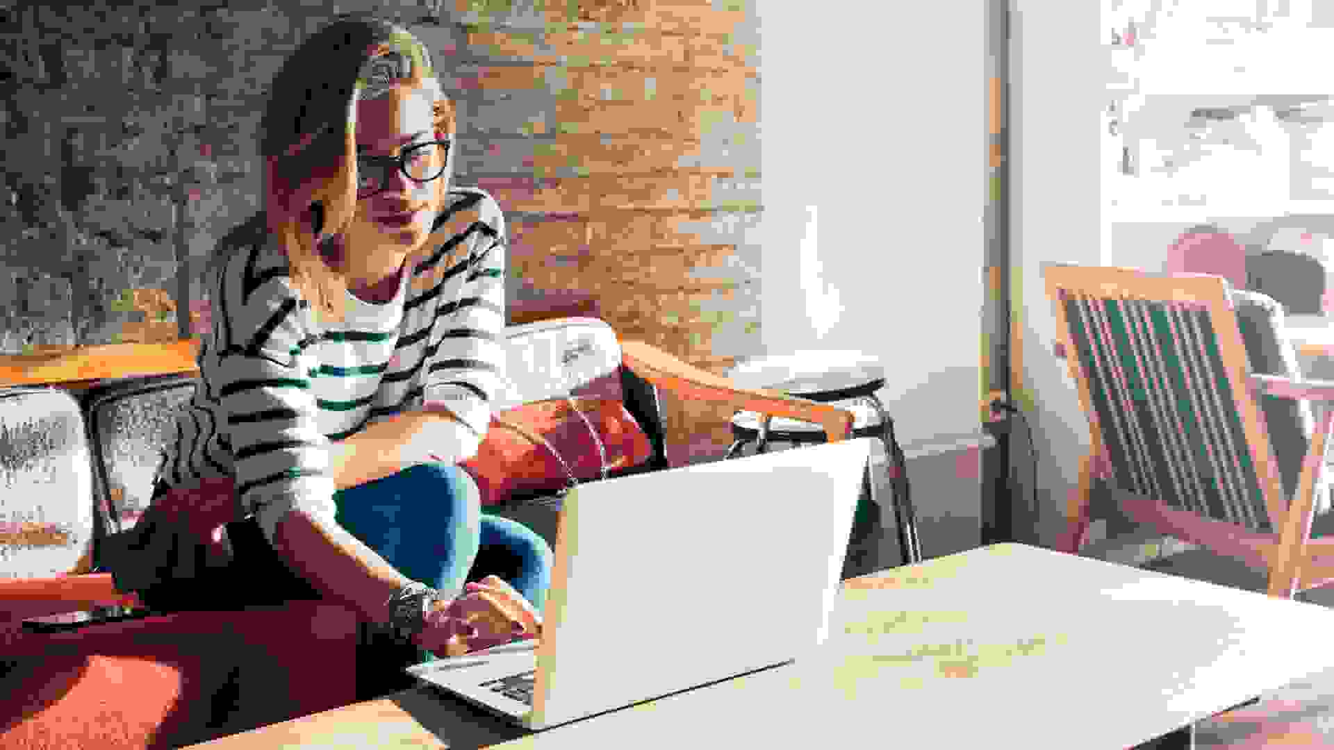 7 Warning Signs of a Fake Amazon Item | GOBankingRates