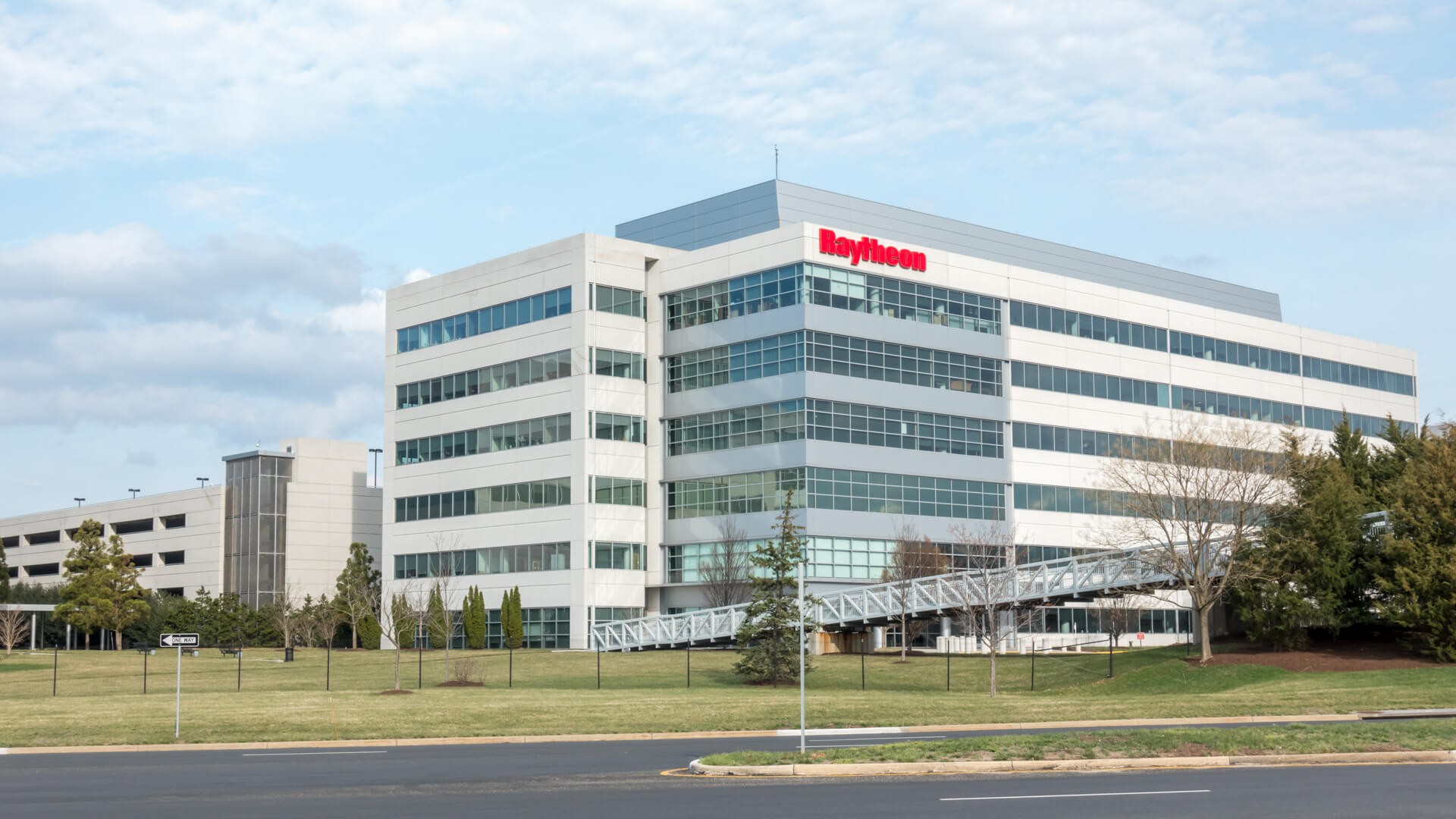 15 Major Companies Hiring Entry-Level Employees | GOBankingRates