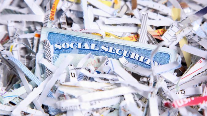 Your Age and Social Security Benefit Cuts: Here's What You Can Expect ...