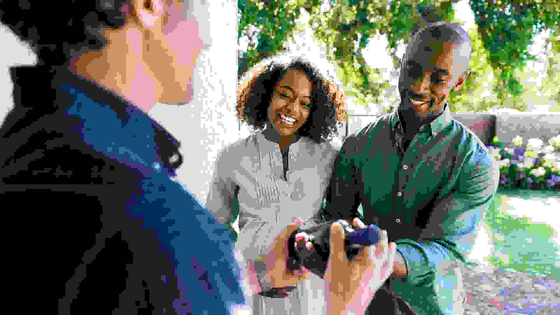 19 Unspoken Gift-Giving Etiquette Rules | GOBankingRates