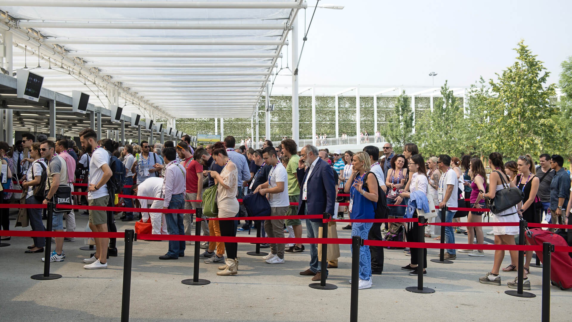 20 Ways to Save Big at NFL Games | GOBankingRates