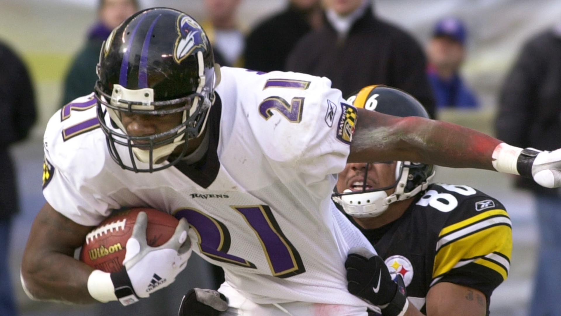 13 NFL Players Who Lost Millions | GOBankingRates