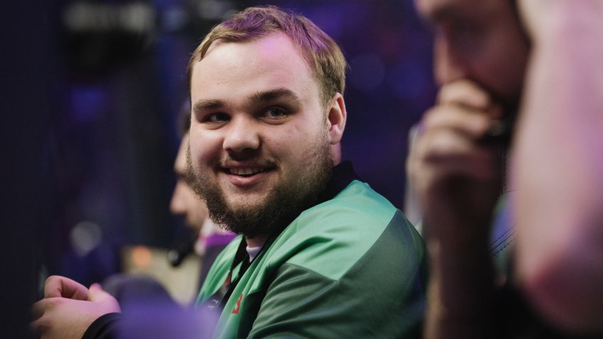 Here's How Much You Can Make Playing Esports | GOBankingRates