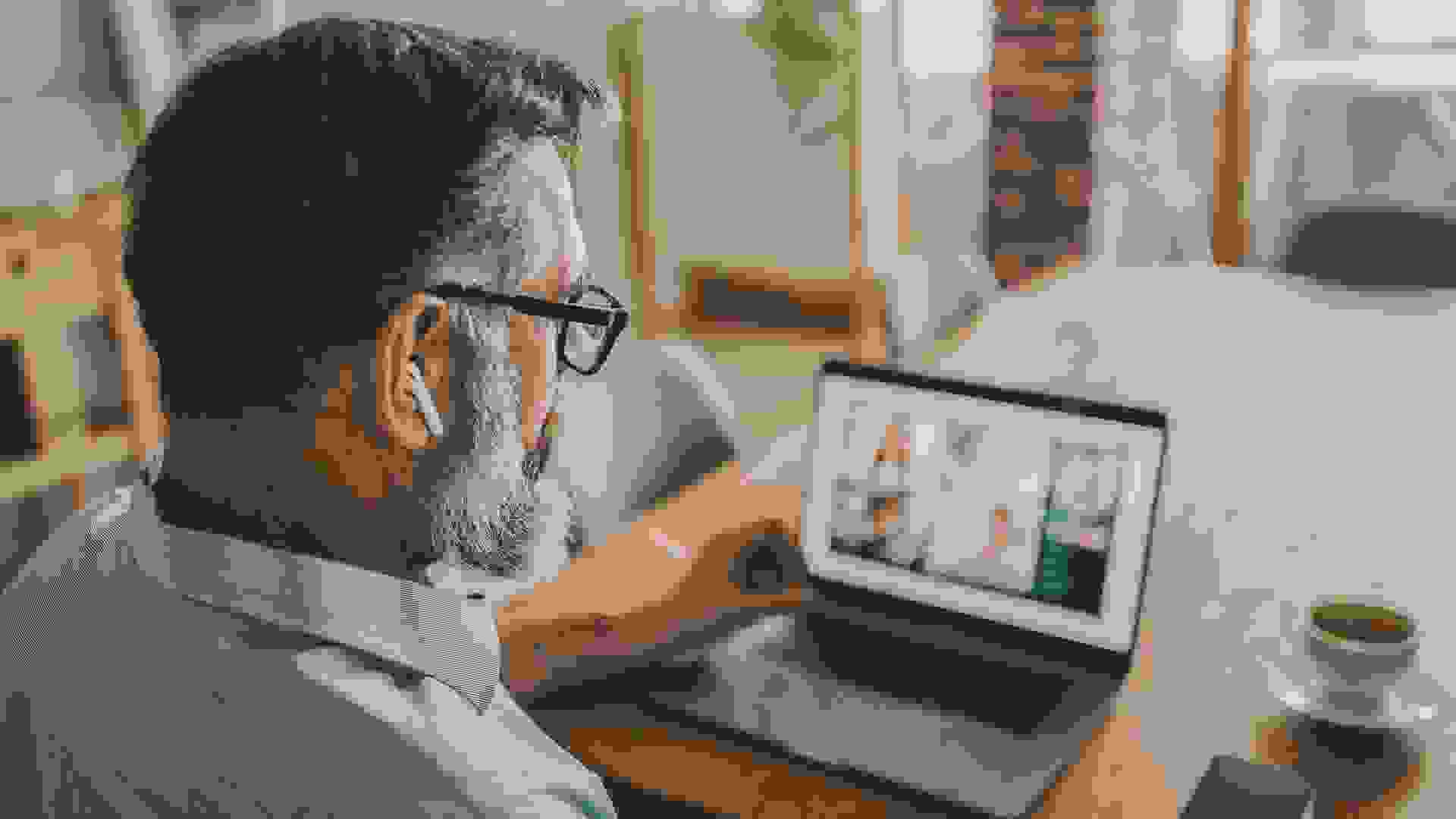 21 Executives Share How They Stay Efficient While Working From Home ...