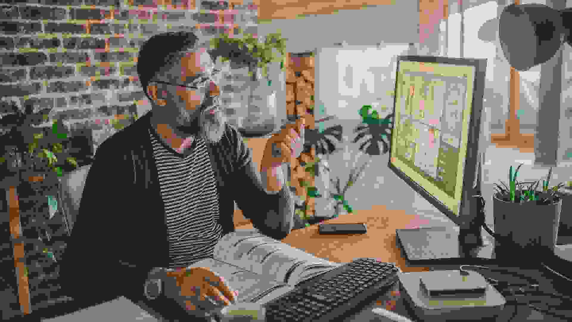 21 Executives Share How They Stay Efficient While Working From Home ...