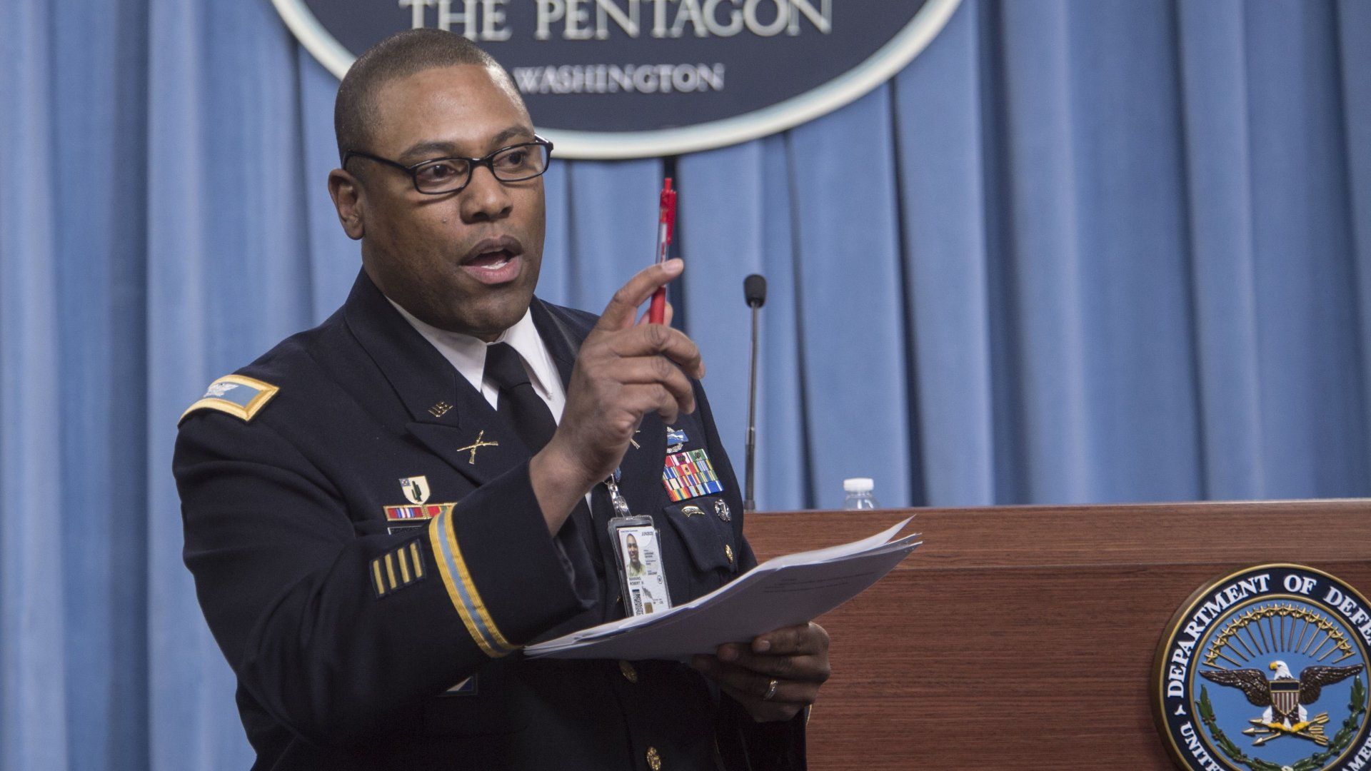 Military Money: Here's What Men and Women in Uniform Earn | GOBankingRates