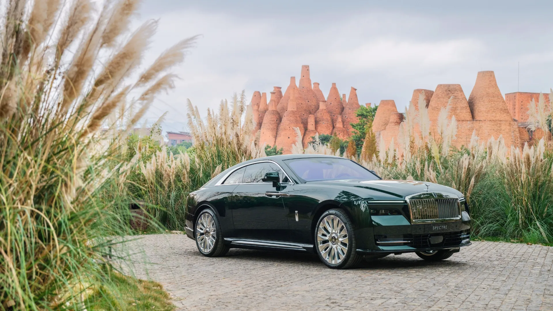 9 Hypercars the Filthy Rich Love To Buy | GOBankingRates